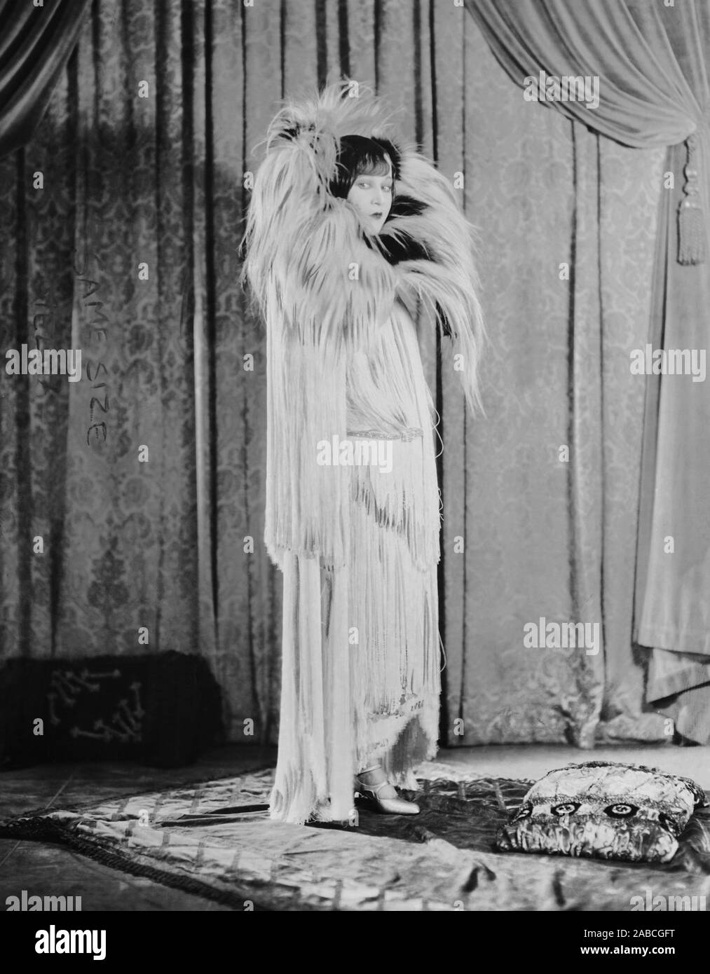 THE DRESSMAKER FROM PARIS, Cecille Evans, 1925 Stock Photo - Alamy