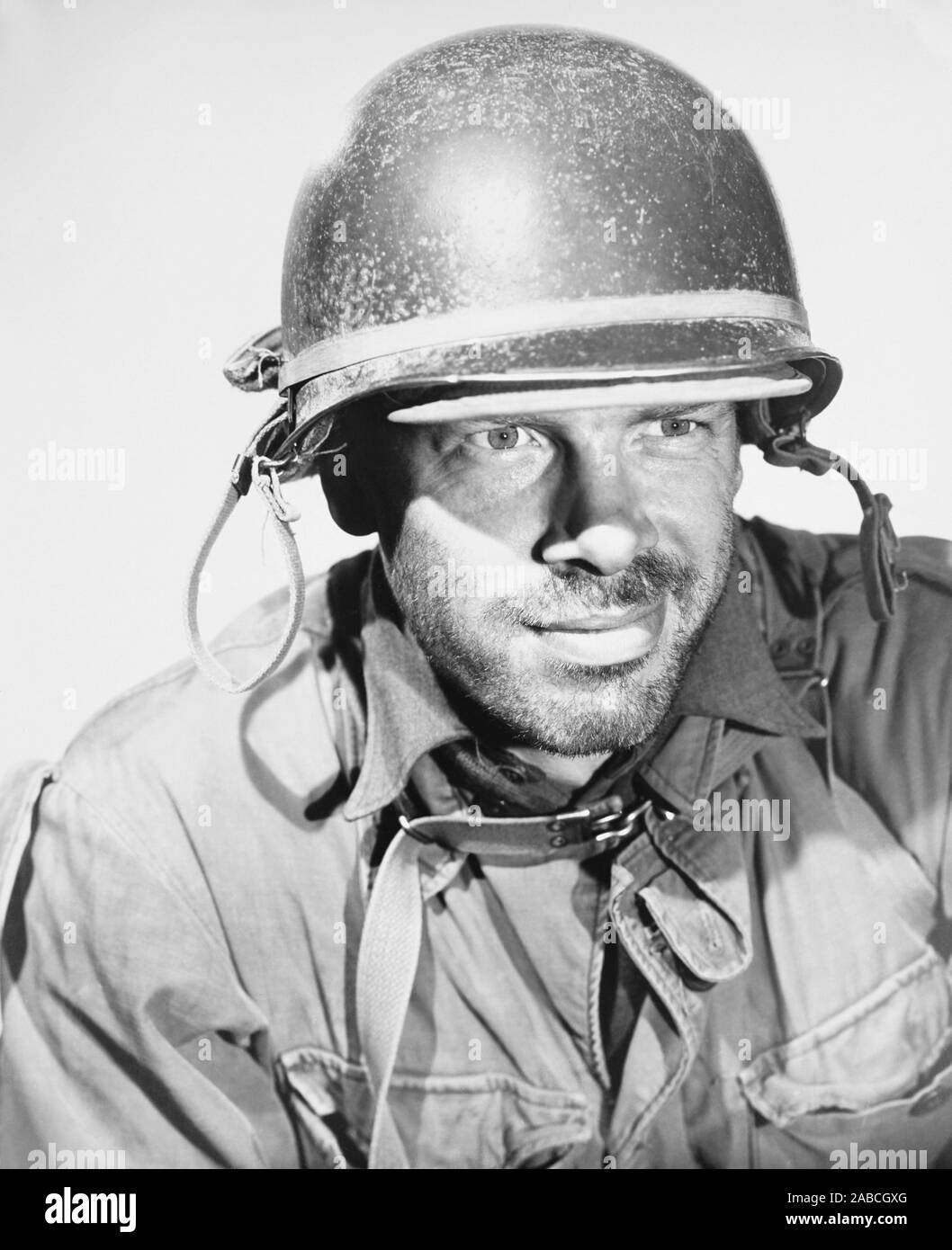 EIGHT IRON MEN, Lee Marvin, 1952 Stock Photo - Alamy