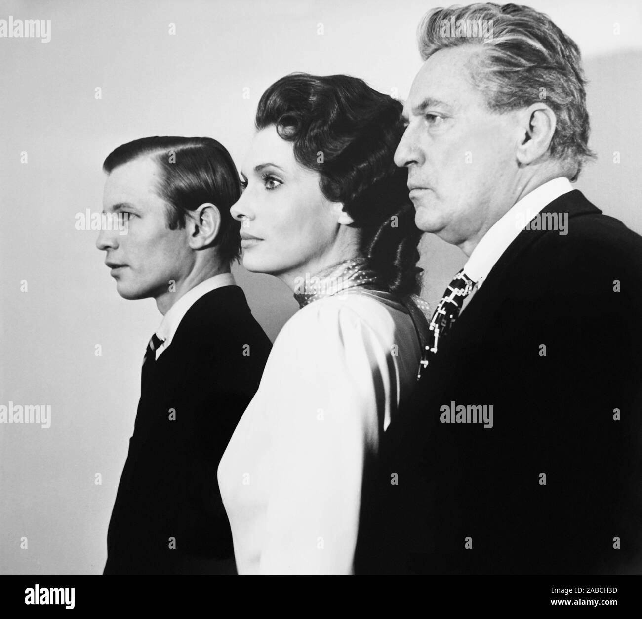 ENGLAND MADE ME, from left: Michael York, Hildegard Neil, Peter Finch ...