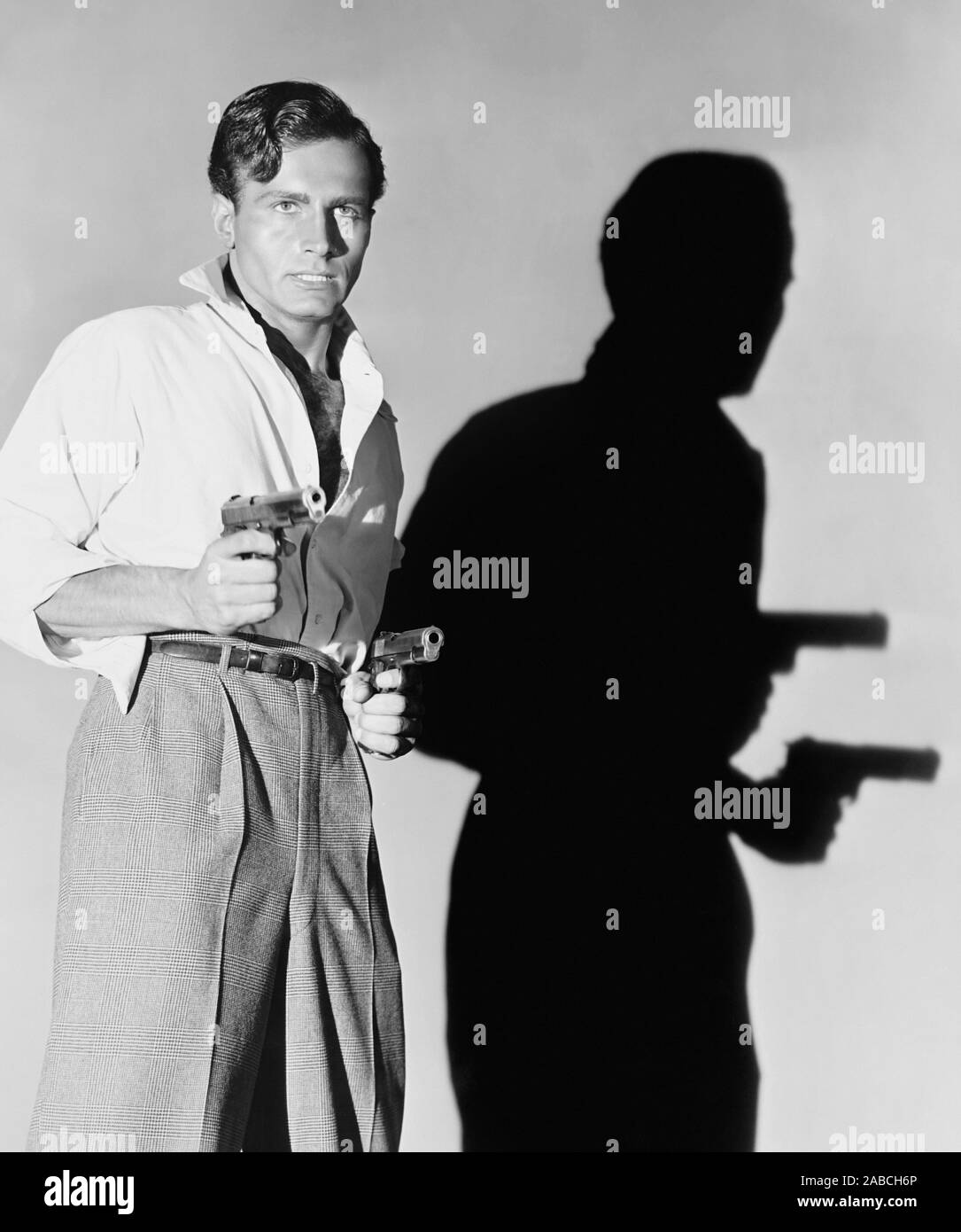 ESCAPE IN THE DESERT, Helmut Dantine, 1945 Stock Photo - Alamy