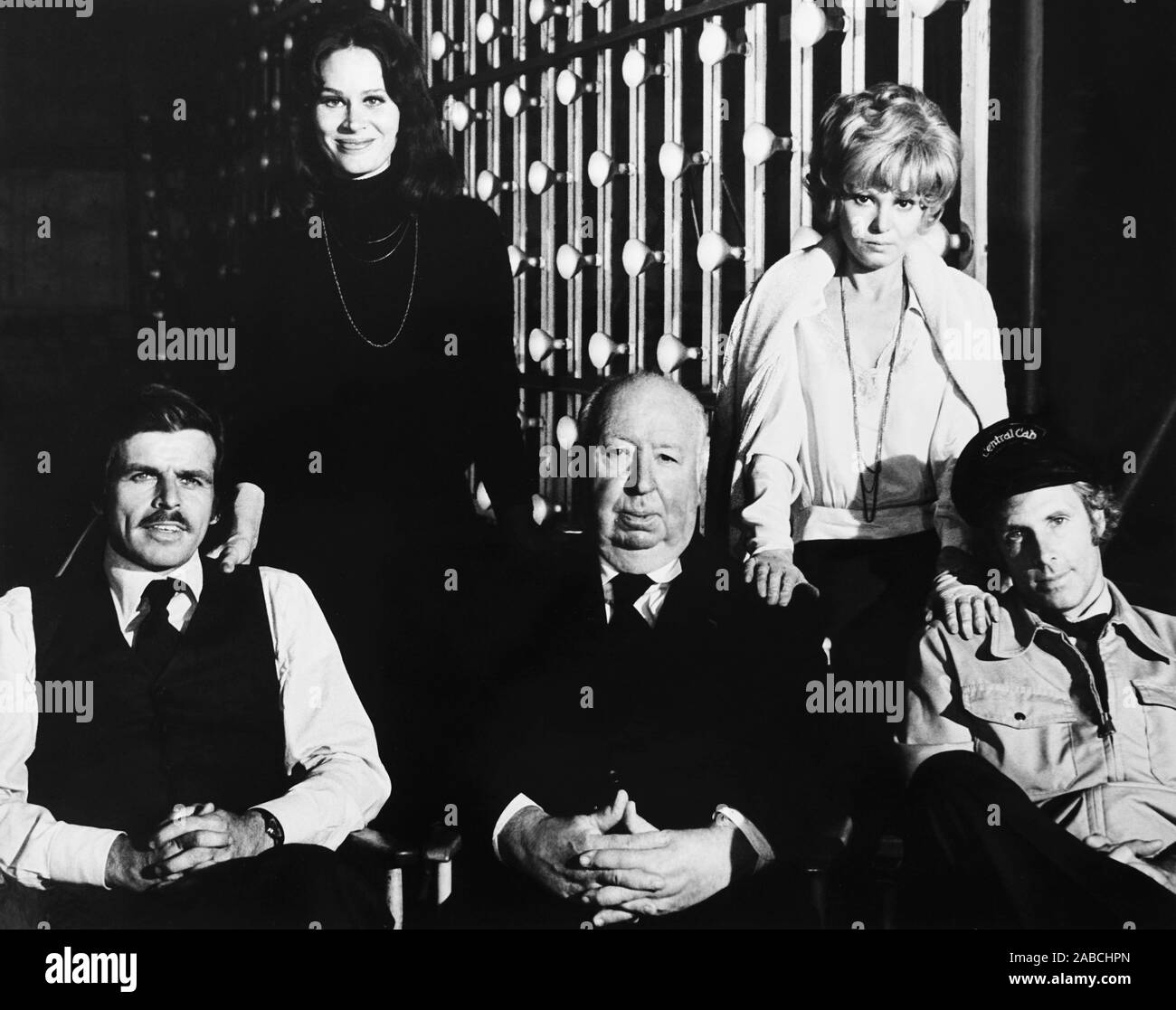 Bruce dern family plot 1976 hi-res stock photography and images - Alamy