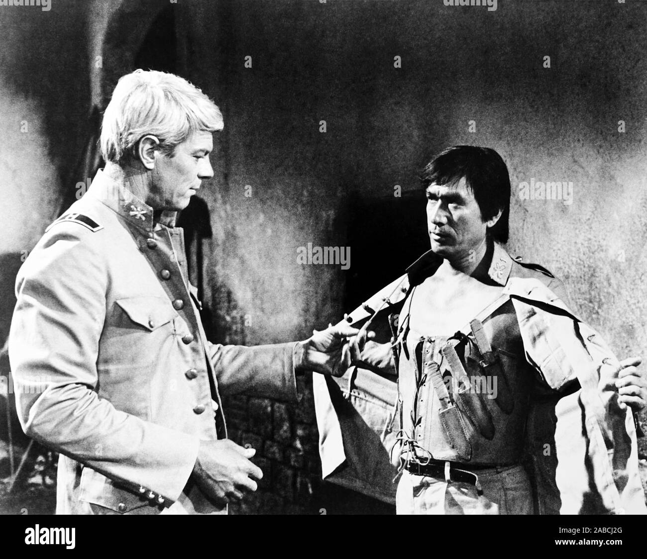 THE FIVE MAN ARMY, (aka UN ESERCITO DI 5 UOMINI), from left, Peter ...