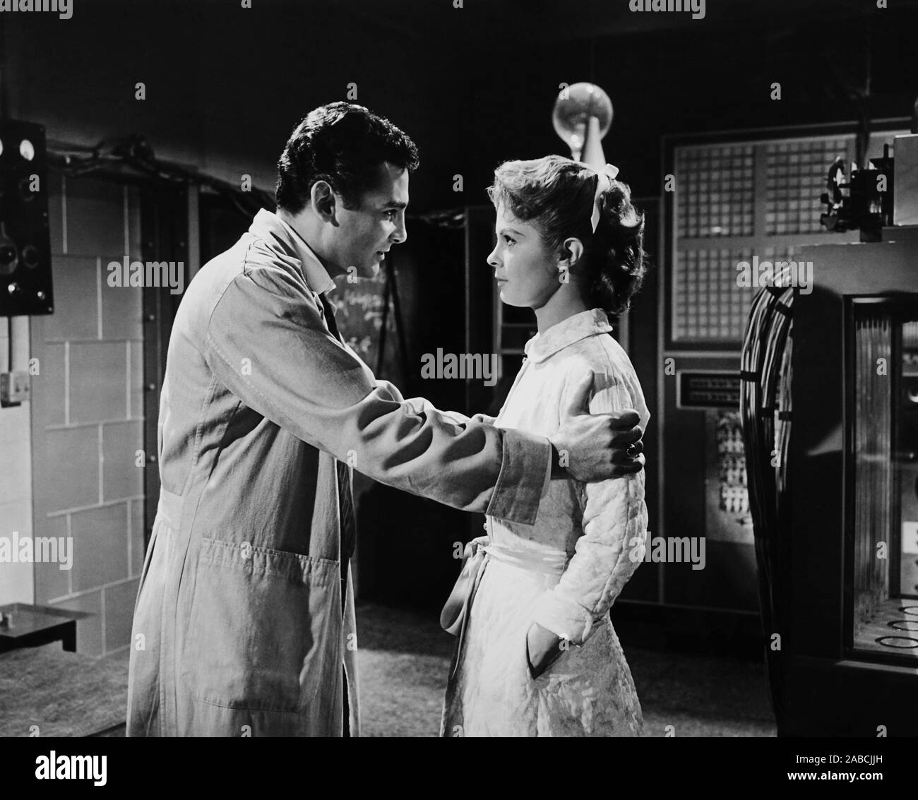 THE FLY, from left: David Hedison, Patricia Owens, 1958. TM and ...