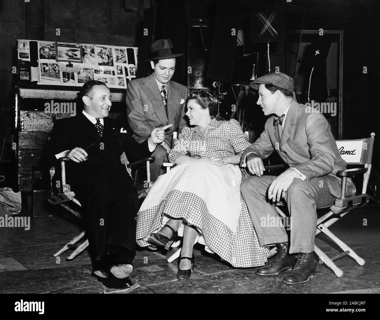 FOR ME AND MY GAL, from left: producer Arthur Freed, Douglas McPhail ...