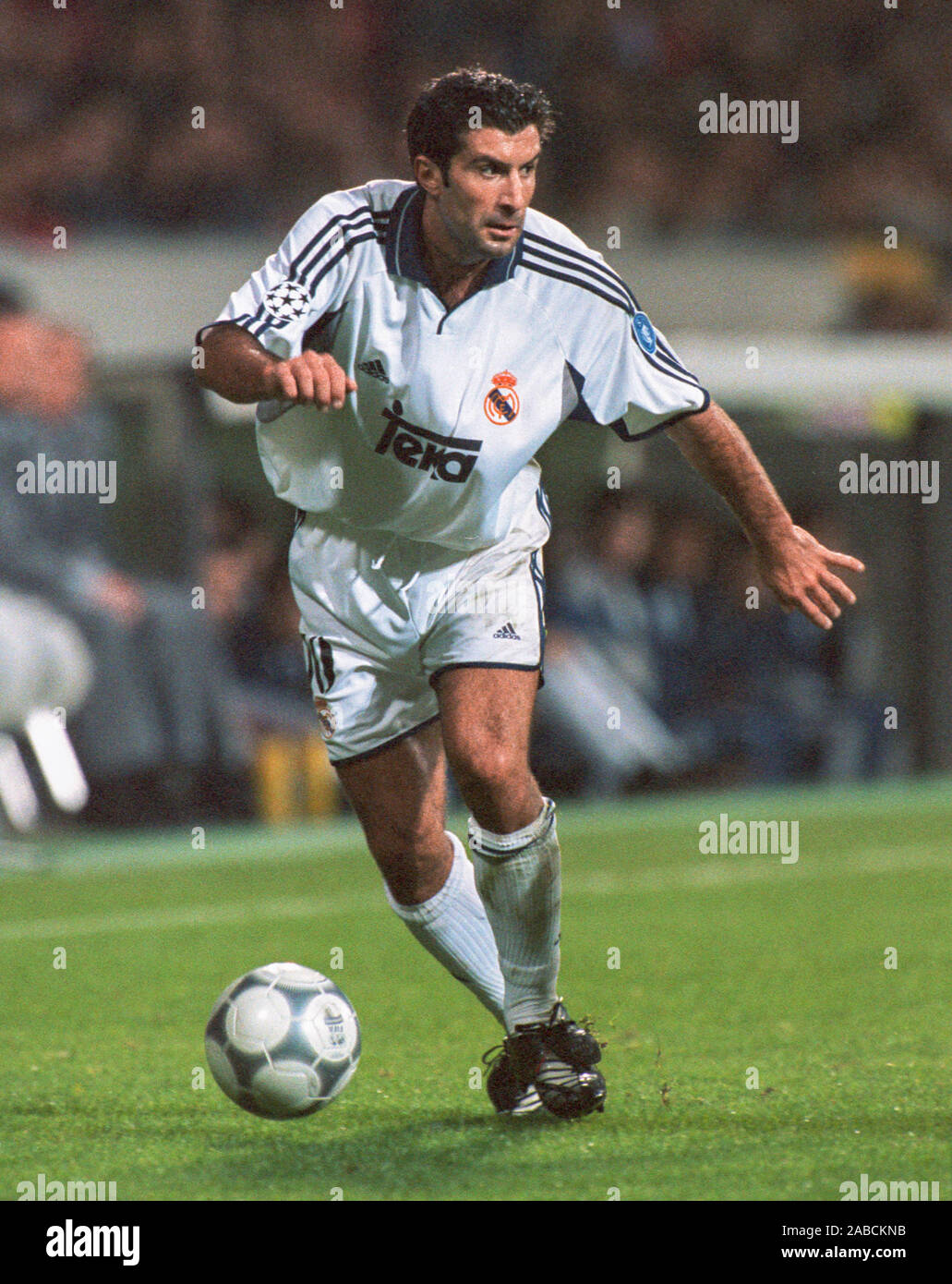 Luis figo real madrid 2000 hi-res stock photography and images - Alamy