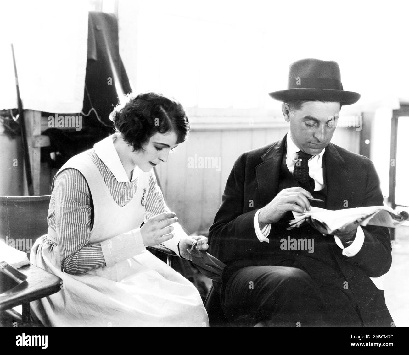 THE GLORIOUS FOOL, from left, Helene Chadwick, director E. Mason Hopper ...