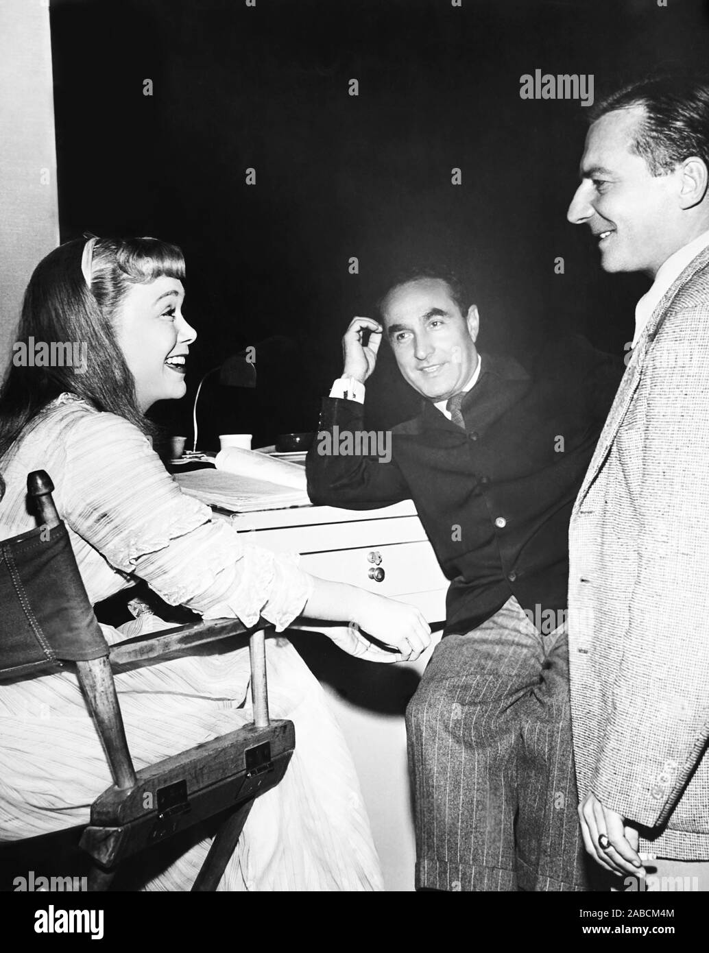 THE GLASS MENAGERIE, from left: Jane Wyman, director Irving Rapper ...