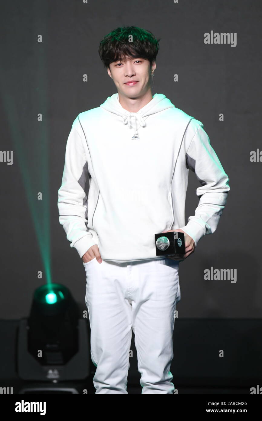 Lay zhang singer hi-res stock photography and images - Alamy
