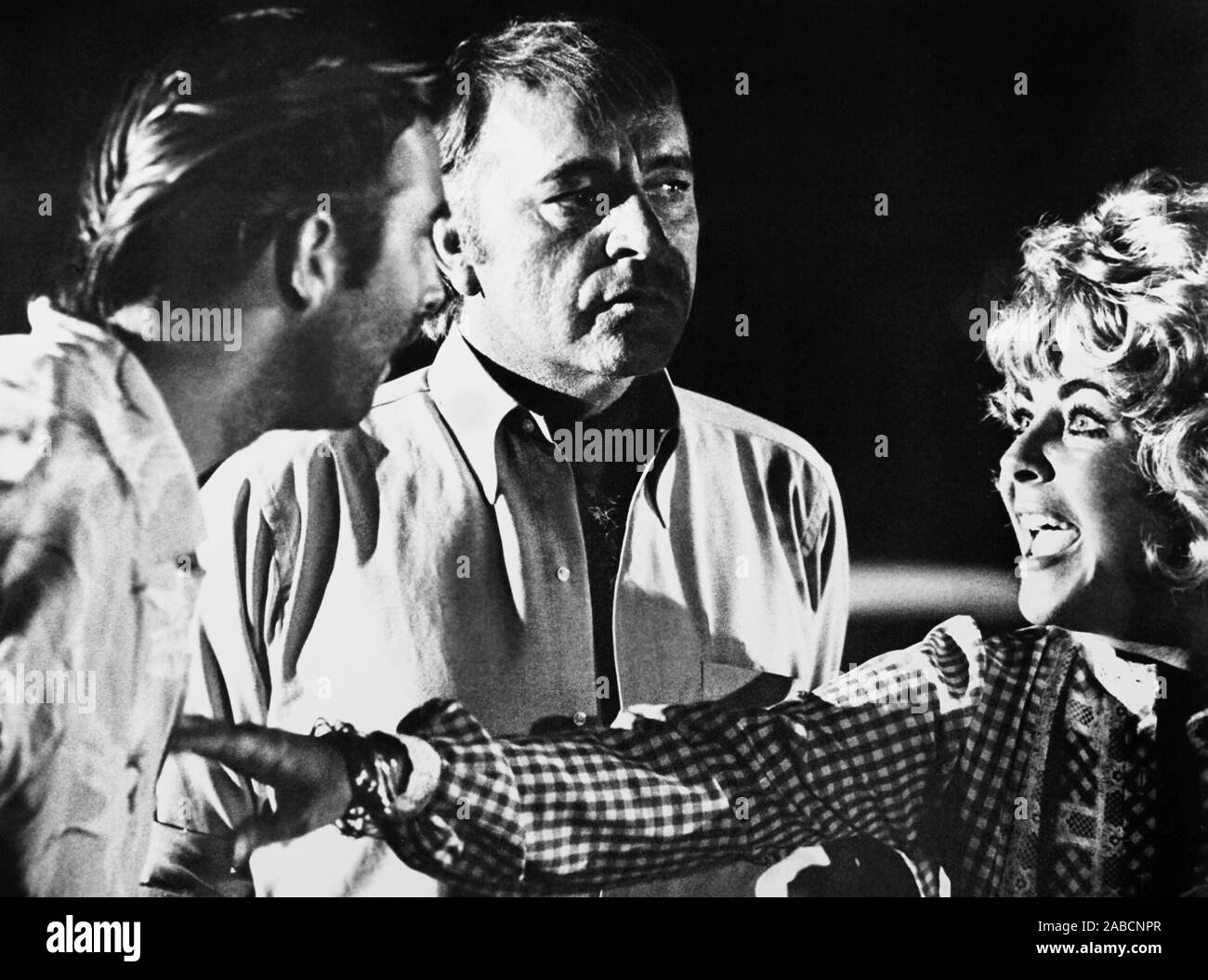 HAMMERSMITH IS OUT, from left: Beau Bridges, Richard Burton, Elizabeth ...