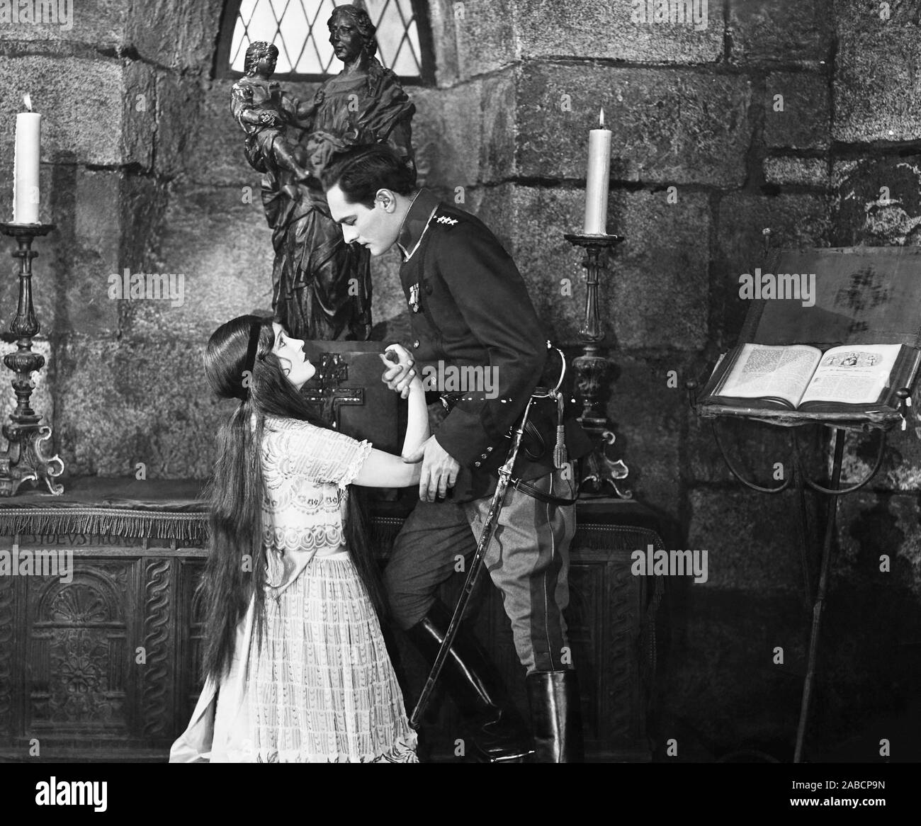 HER LOVE STORY, from left: Gloria Swanson, Ian Keith, 1924 Stock Photo ...