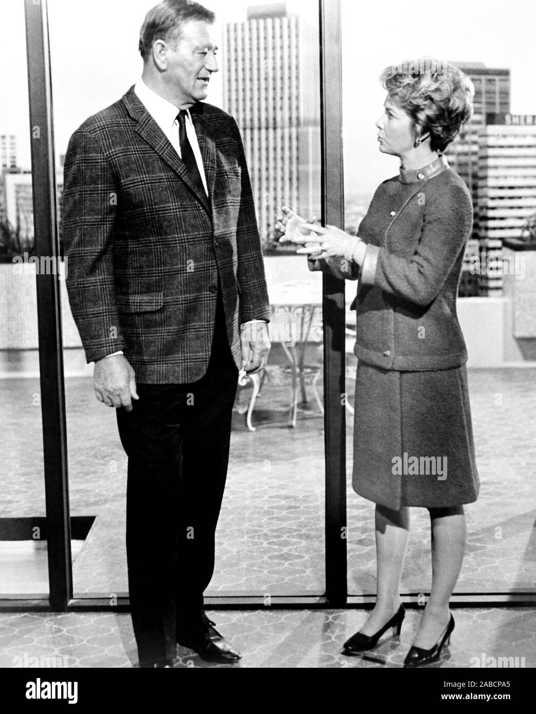 HELLFIGHTERS, from left, John Wayne, Vera Miles, 1968 Stock Photo - Alamy