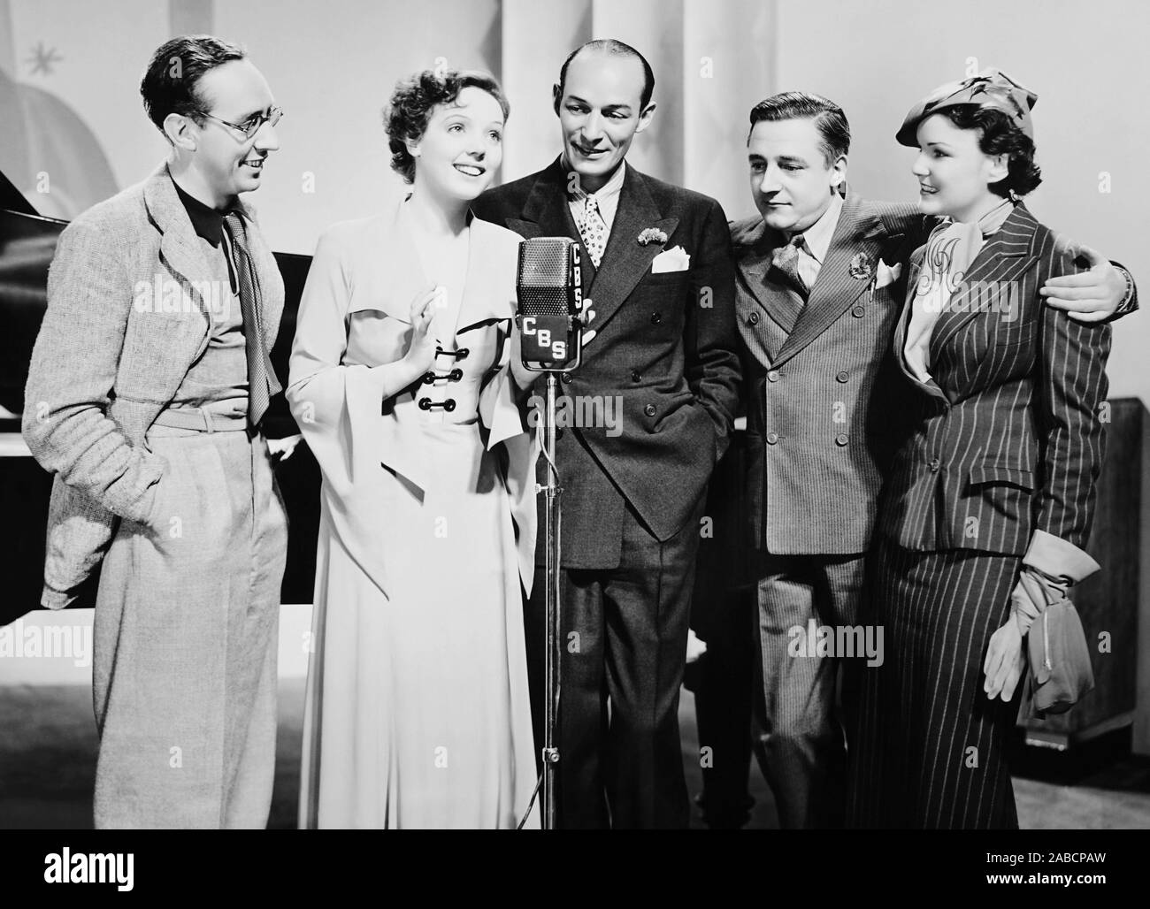 HEAD OVER HEELS, (aka HEAD OVER HEELS IN LOVE), from left: director ...