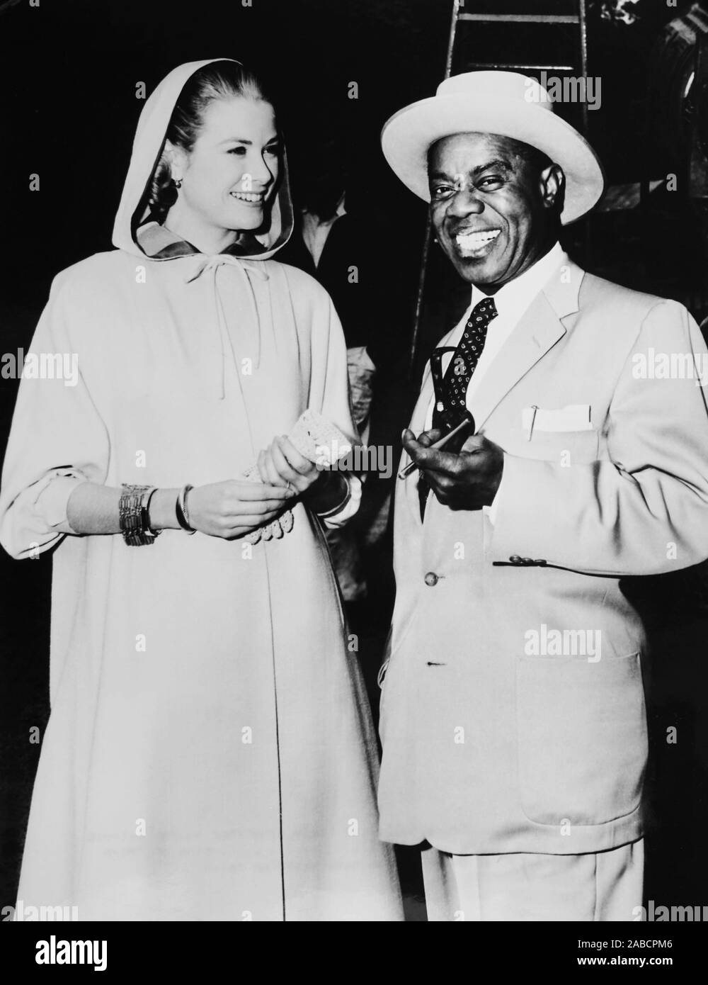 HIGH SOCOETY, from left: Grace Kelly, Louis Armstrong on set, 1956 ...