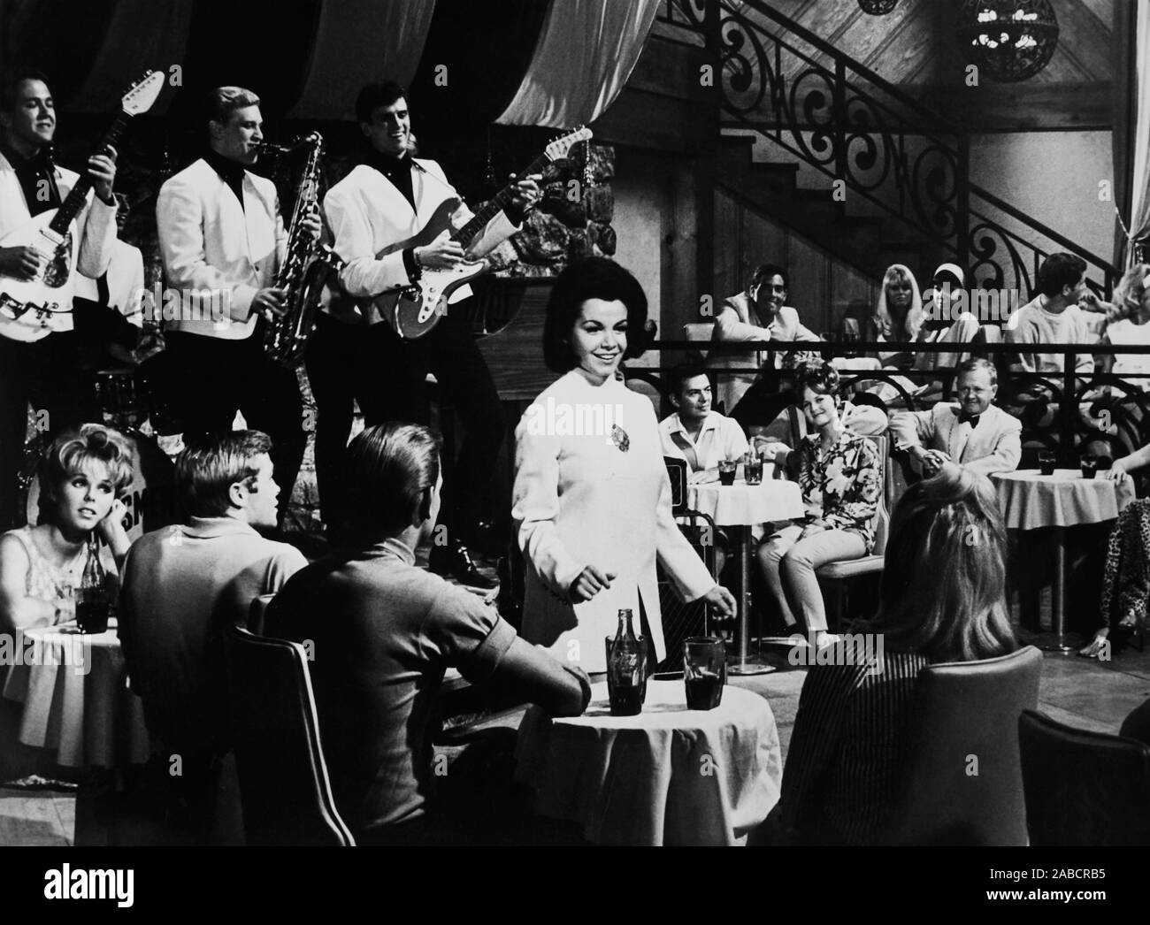 HOW TO STUFF A WILD BIKINI, on stage, The Kingsmen, from left: Norm ...