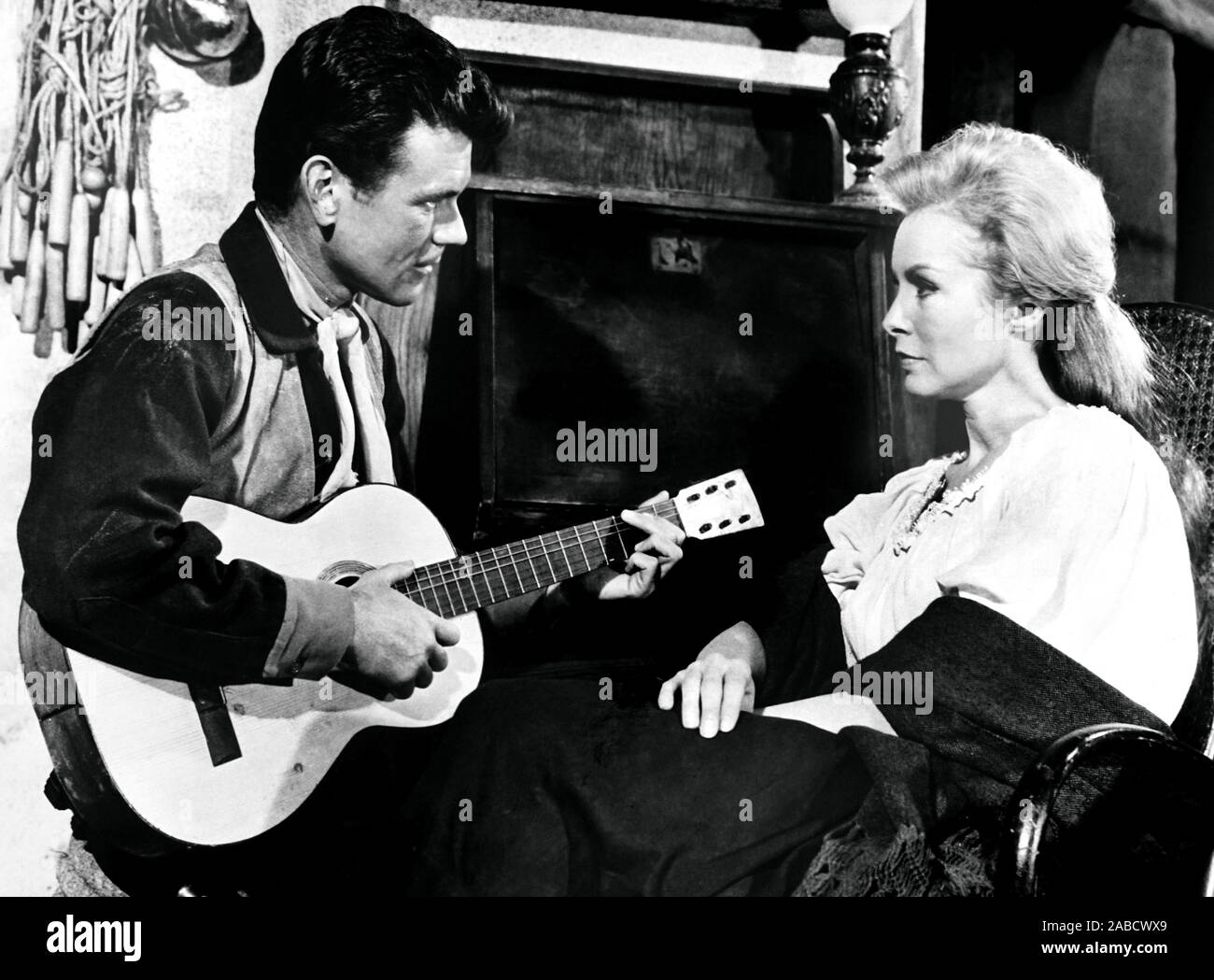 KID RODELO, from left, Don Murray, Janet Leigh, 1966 Stock Photo - Alamy