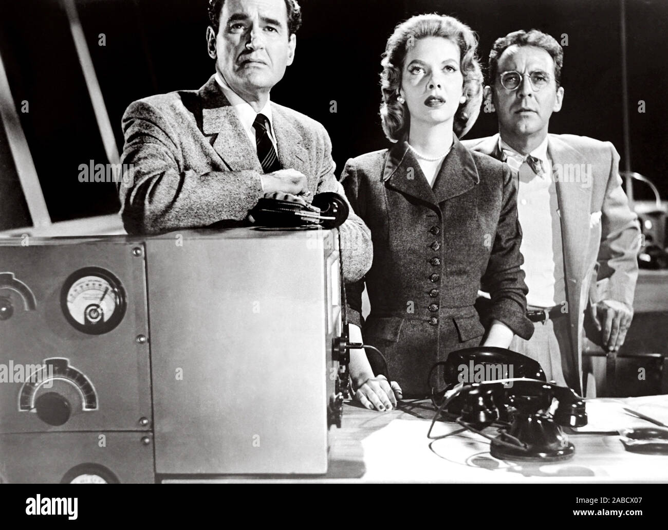 KRONOS, from left, Jeff Morrow, Barbara Lawrence, George O'Hanlon, 1957 ...