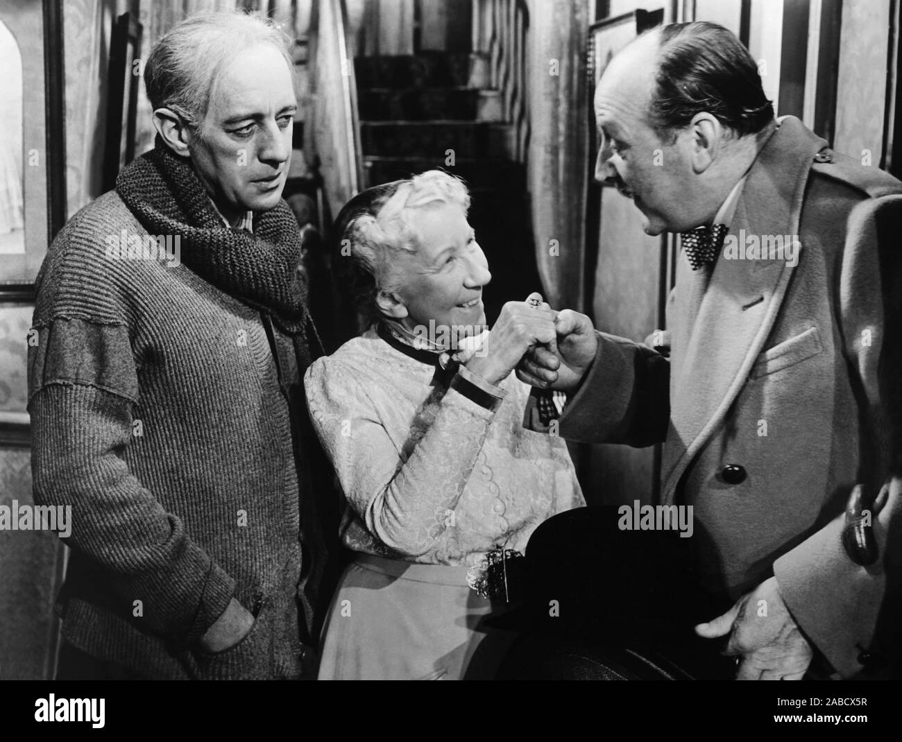 THE LADYKILLERS, from left: Alec Guinness, Katie Johnson, Cecil Parker ...