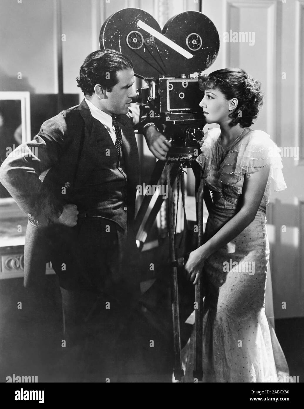 LADY FOR A DAY, from left: director Frank Capra, Jean Parker on set, 1933 Stock Photo - Alamy
