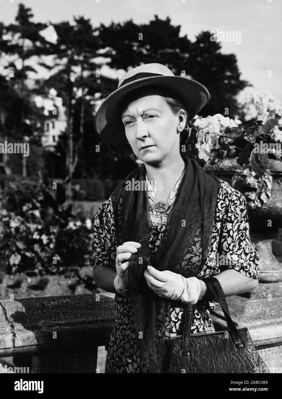 LAST HOLIDAY, Esma Cannon, 1950 Stock Photo - Alamy