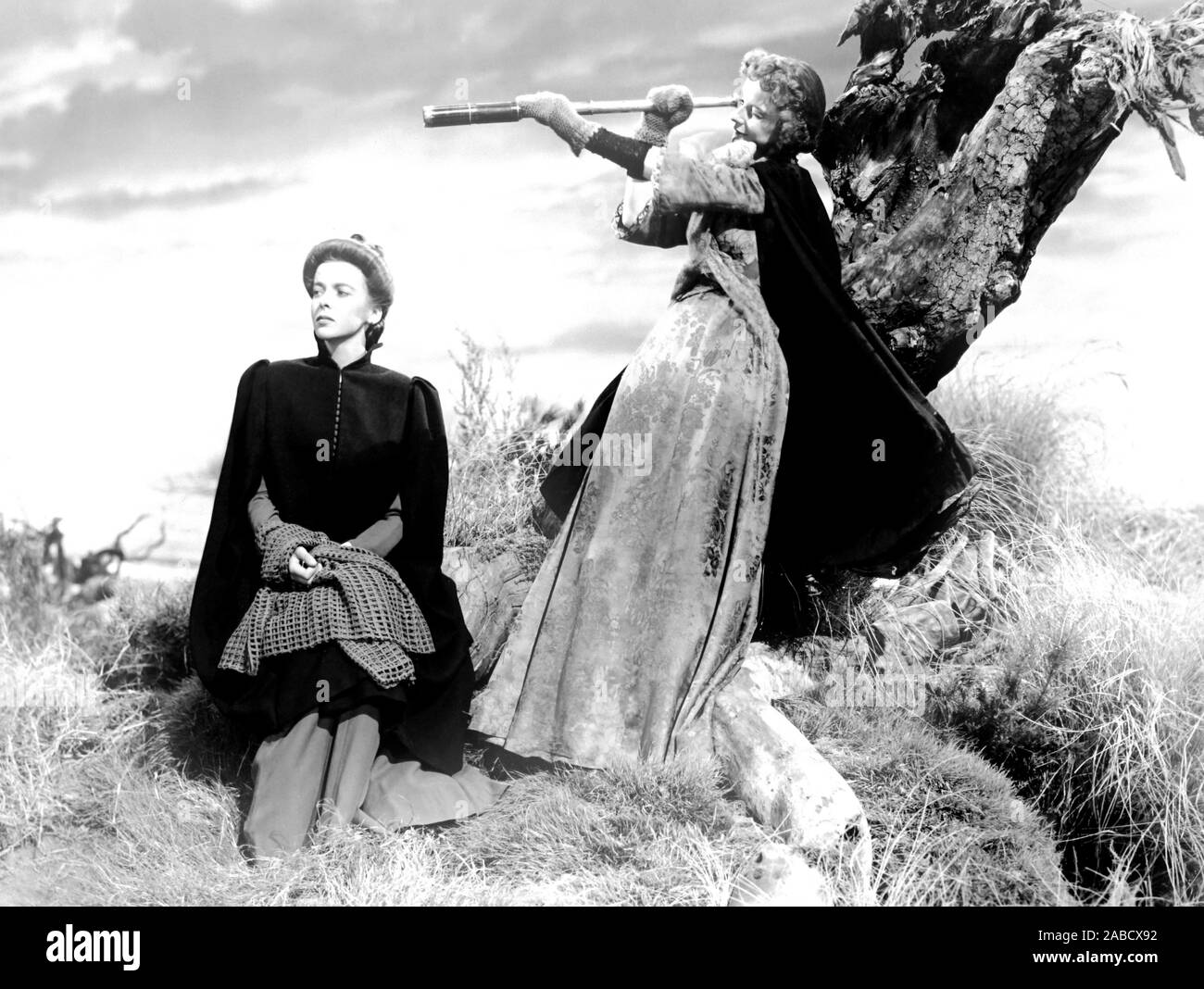 LADIES IN RETIREMENT, from left, Ida Lupino, Edith Barrett, 1941 Stock ...
