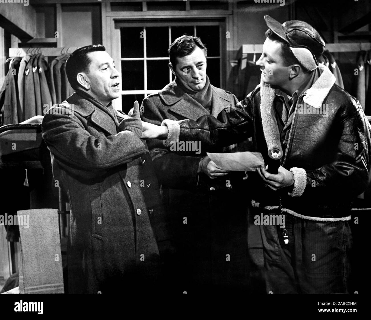 THE LAST TIME I SAW ARCHIE, from left, Jack Webb, Robert Mitchum, James ...