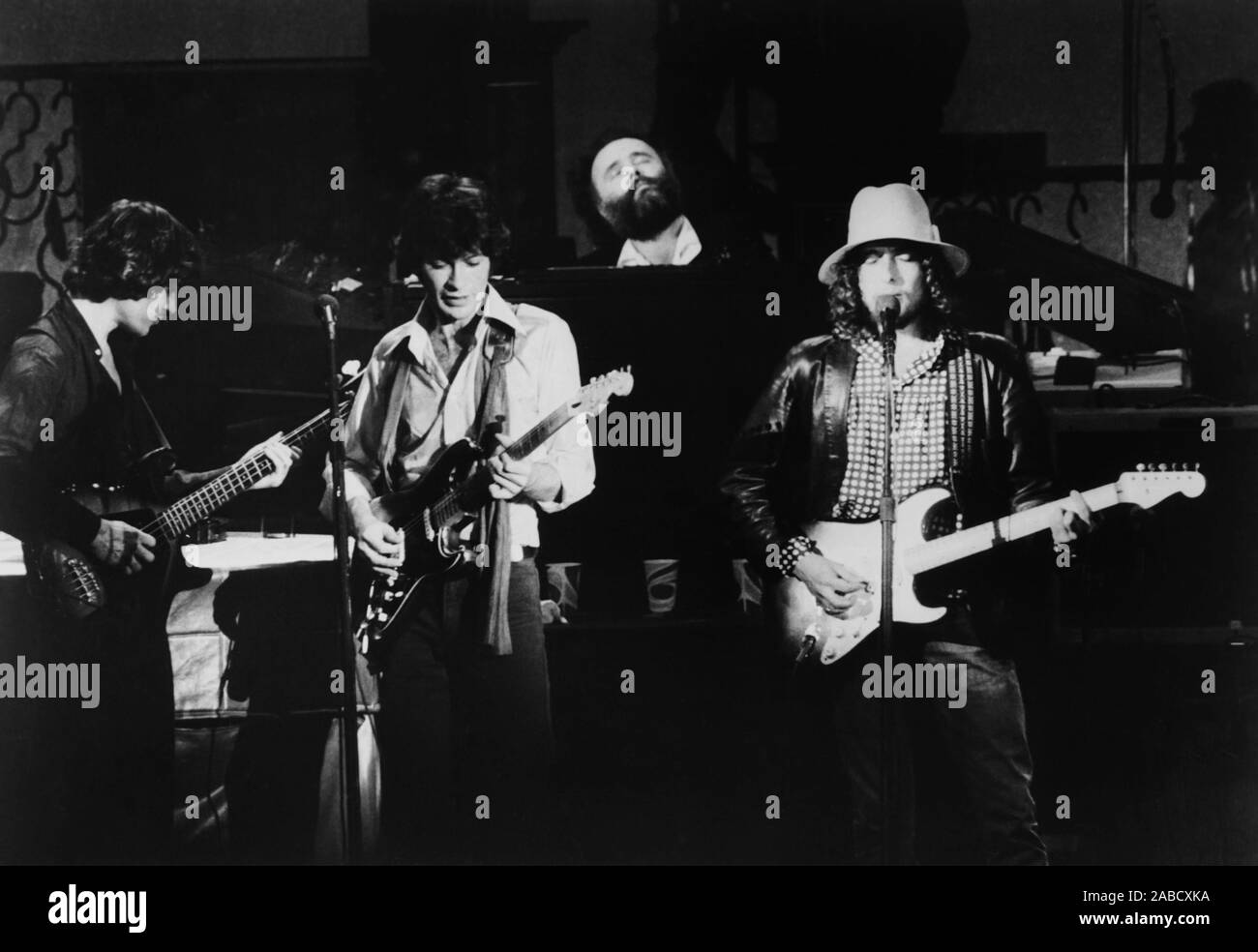 THE LAST WALTZ, from left: Rick Danko, Robbie Robertson, Garth Hudson ...