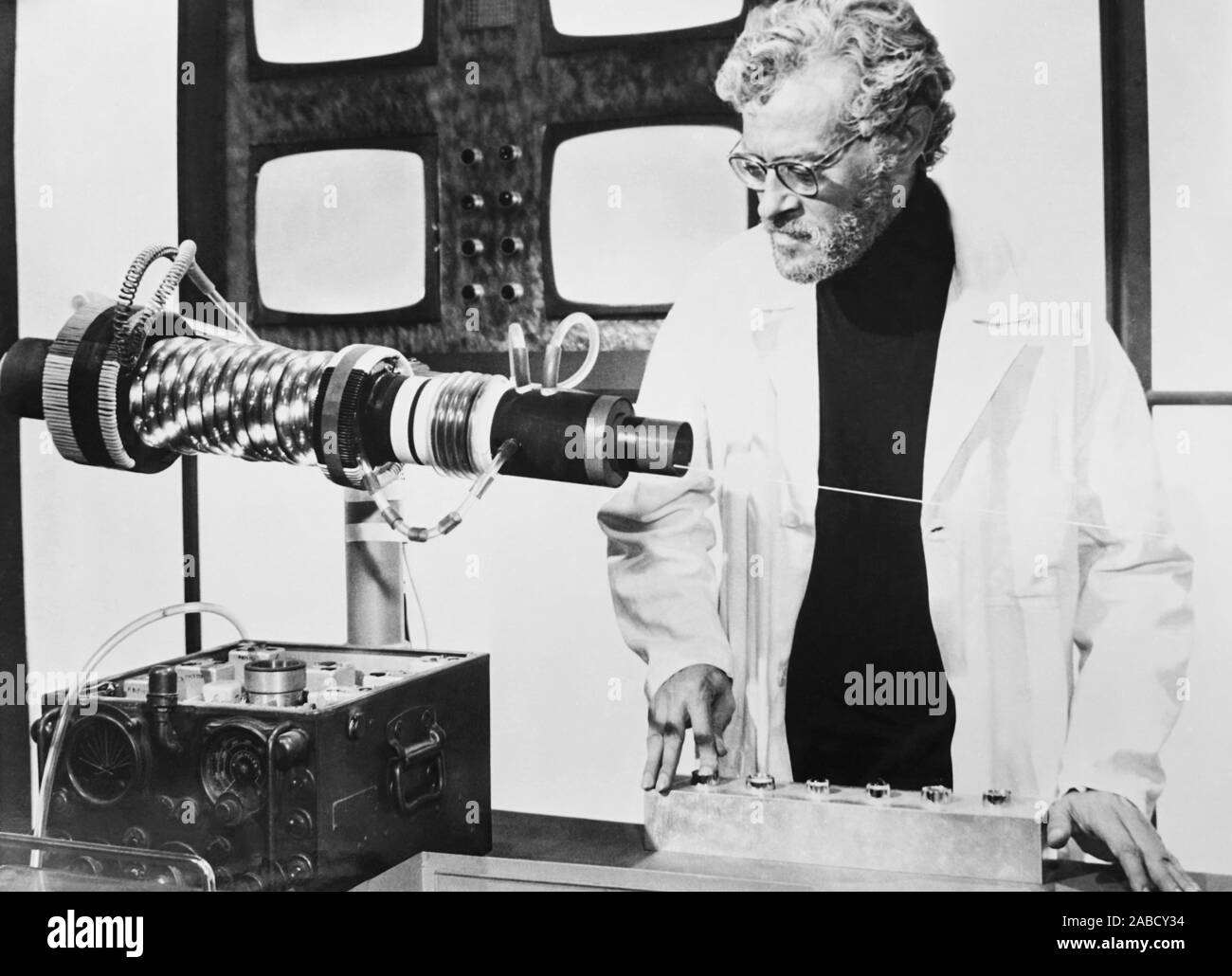 LIGHTNING BOLT, (aka OPERAZIONE GOLDMAN), Francisco Sanz, 1966 Stock ...