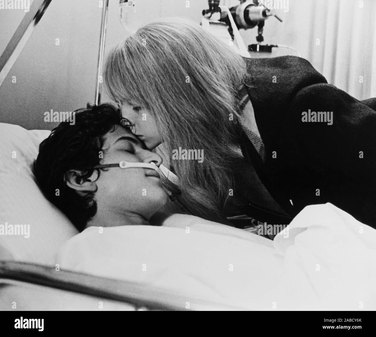 THE LITTLE GIRL WHO LIVES DOWN THE LANE, from left: Scott Jacoby, Jodie ...