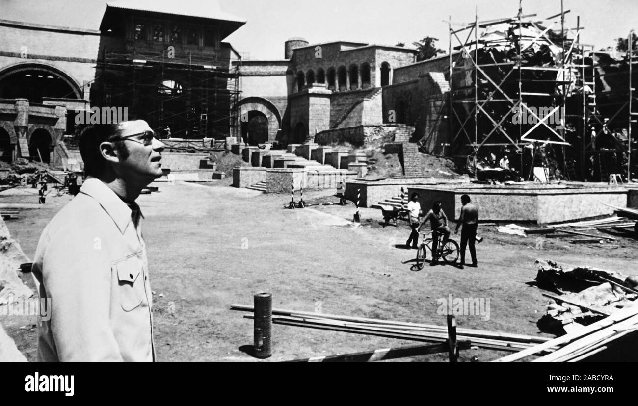 LOST HORIZON, producer Ross Hunter on set, 1973 Stock Photo - Alamy