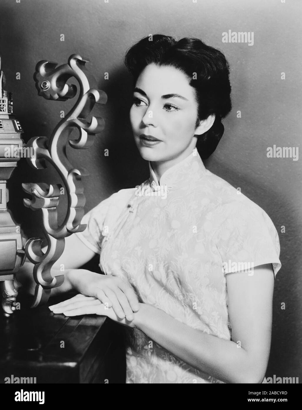 Jennifer jones 1955 hi-res stock photography and images - Alamy