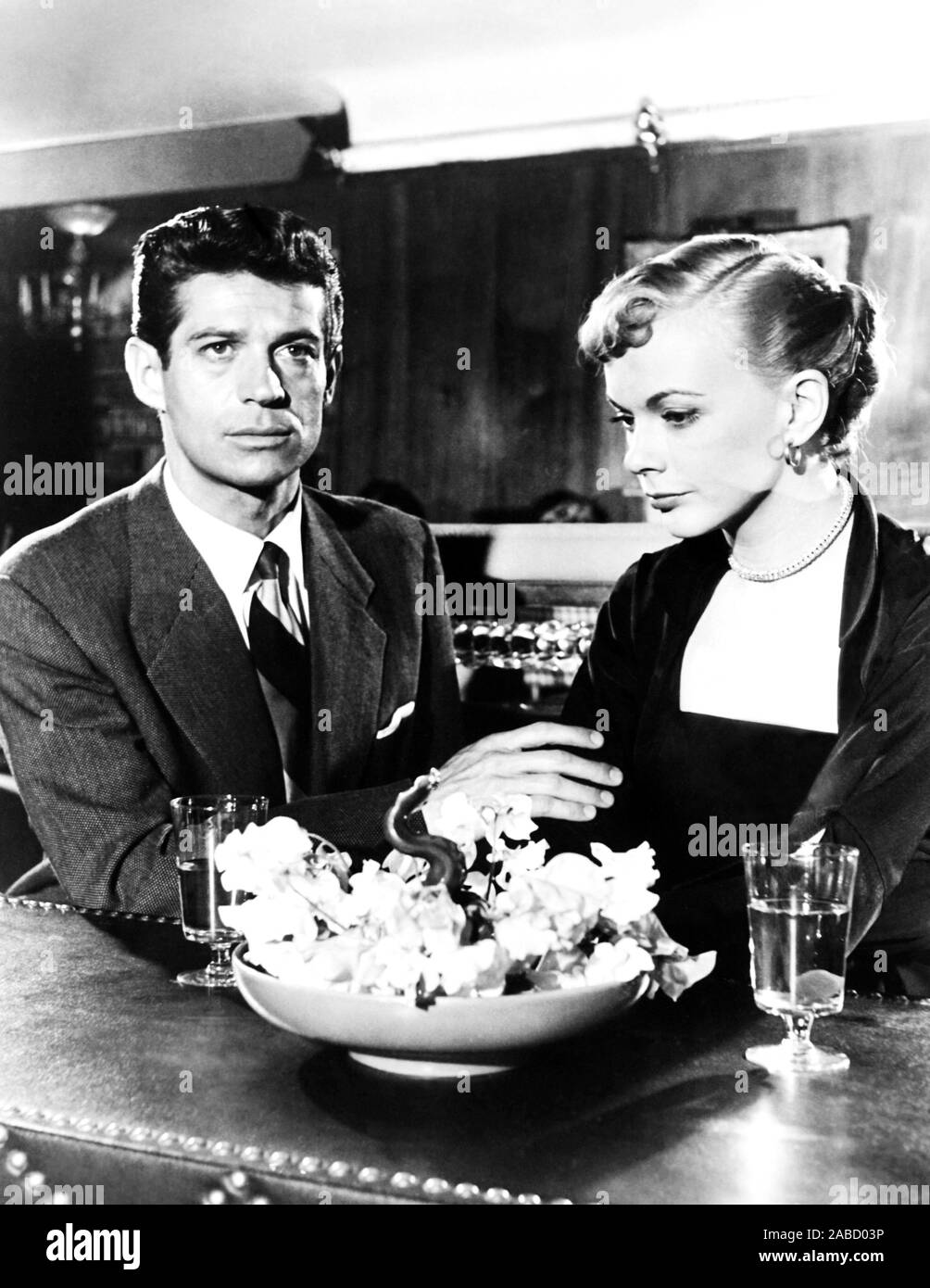 THE LONG SEARCH, (aka MEMORY OF LOVE, aka HAN GLOMDE HENNE ALDRIG), from left, George Nader ...