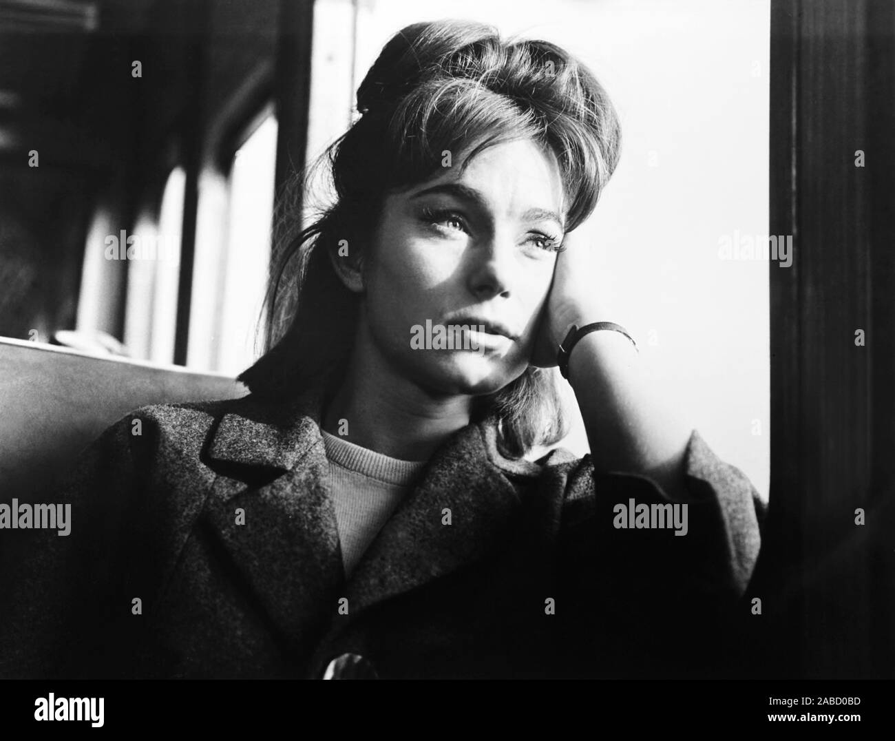 LUNCH HOUR, Shirley Anne Field, 1961 Stock Photo - Alamy
