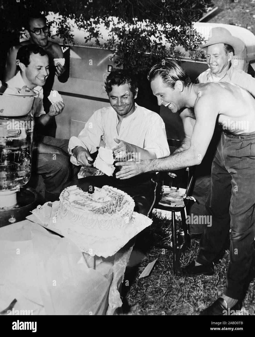 THE MAN FROM COLORAO, front from left: director Henry Levin, Gleen Ford ...