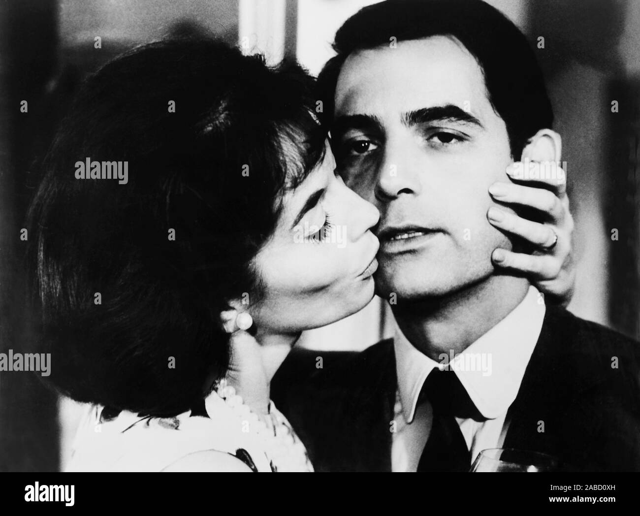 MAN IN THE DARK, (aka BLIND CORNER), from left: Barbara Shelley ...