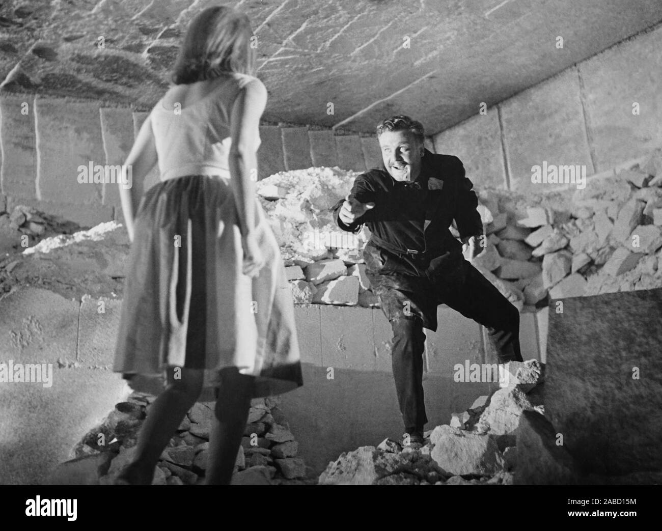 MANIAC, from left: Liliane Brousse, Donald Houston, 1963 Stock Photo ...