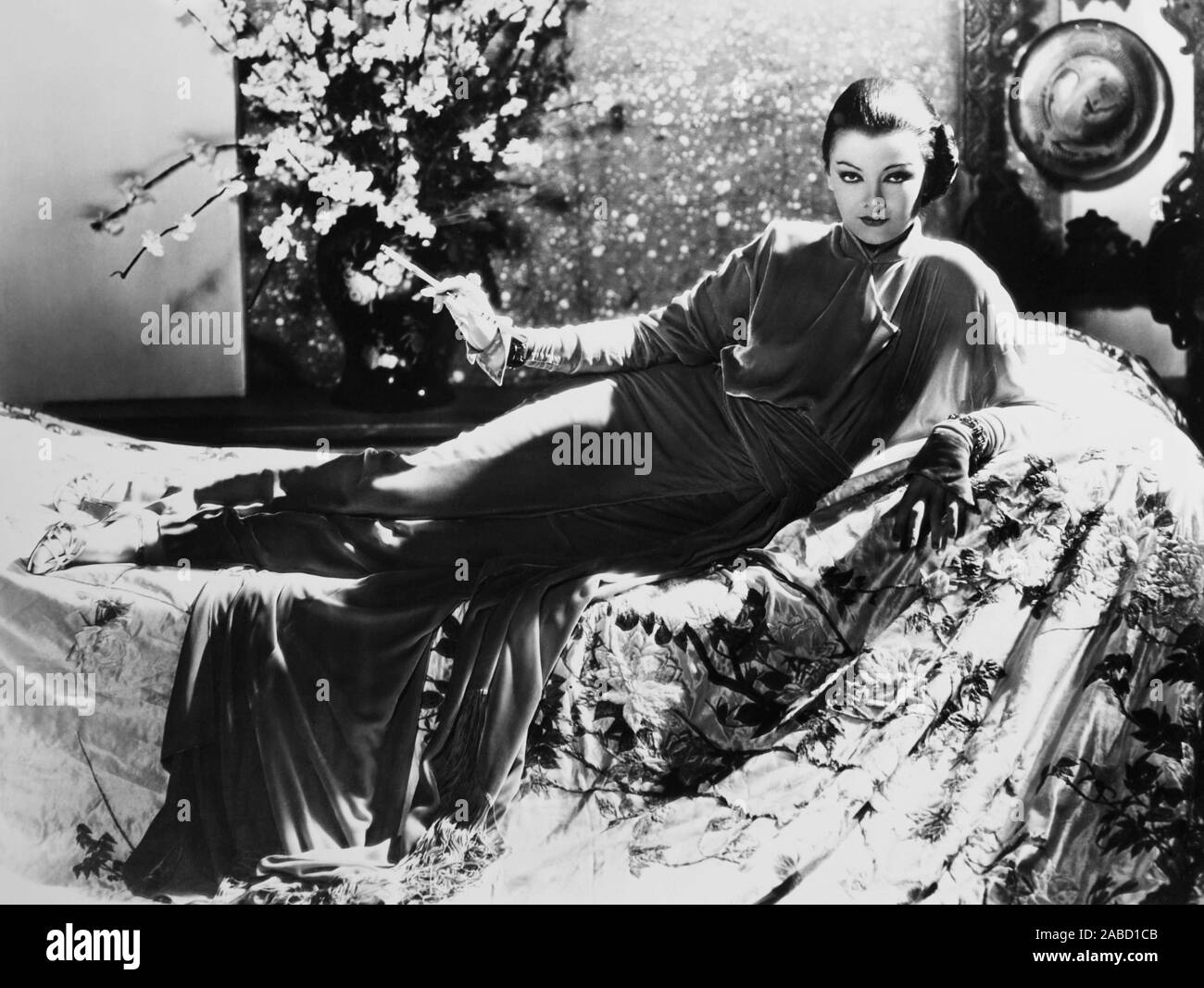 THE MASK OF FU MANCHU, Myrna Loy, 1932 Stock Photo - Alamy