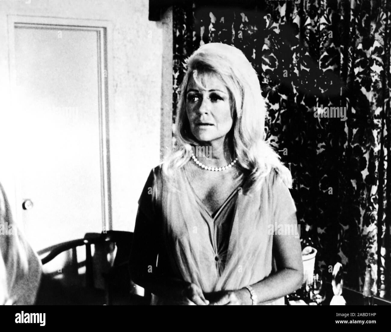 THE MAN WHO WOULD NOT DIE, Dorothy Malone, 1975 Stock Photo - Alamy