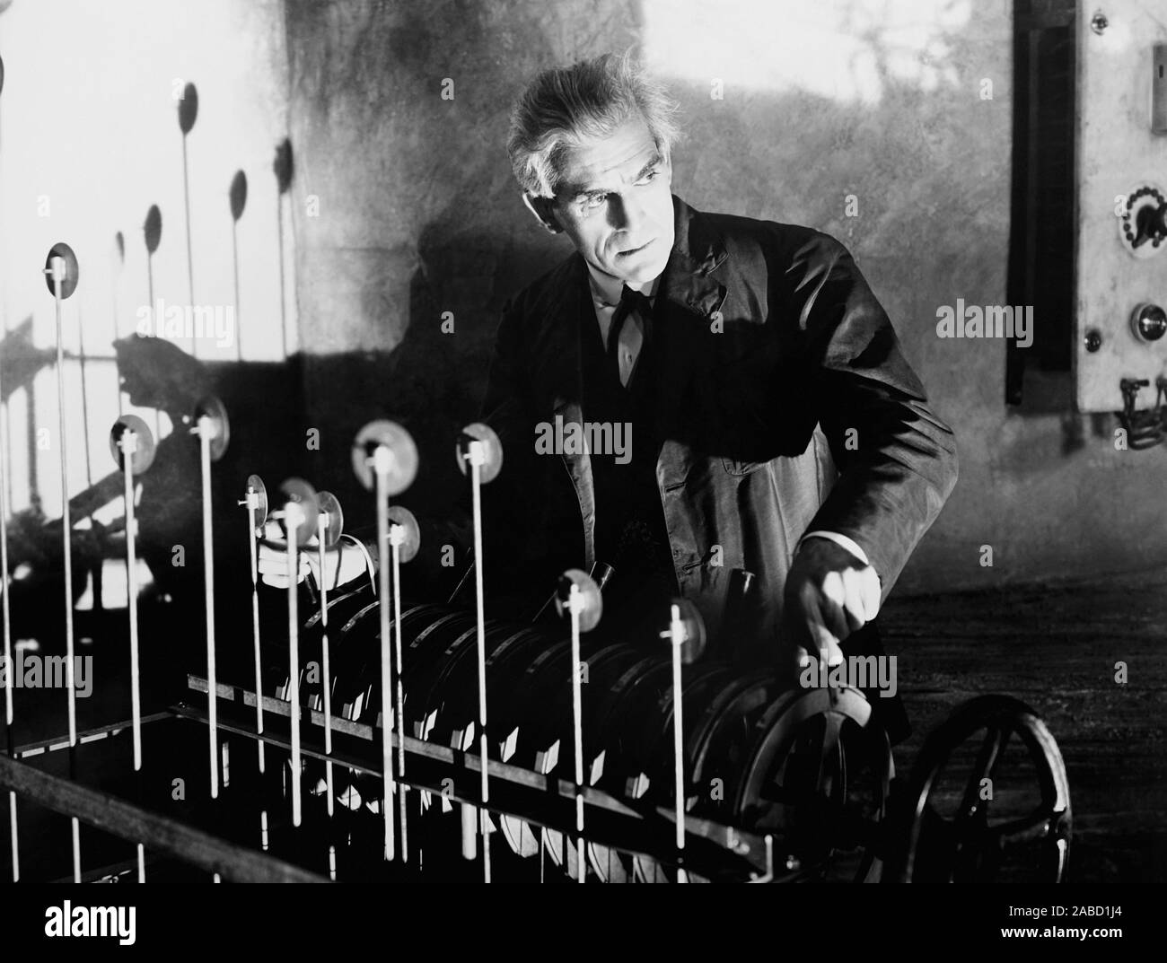 THE MAN WHO CHANGED HIS MIND, (aka THE MAN WHO LIVED AGAIN), Boris Karloff, 1936 Stock Photo - Alamy