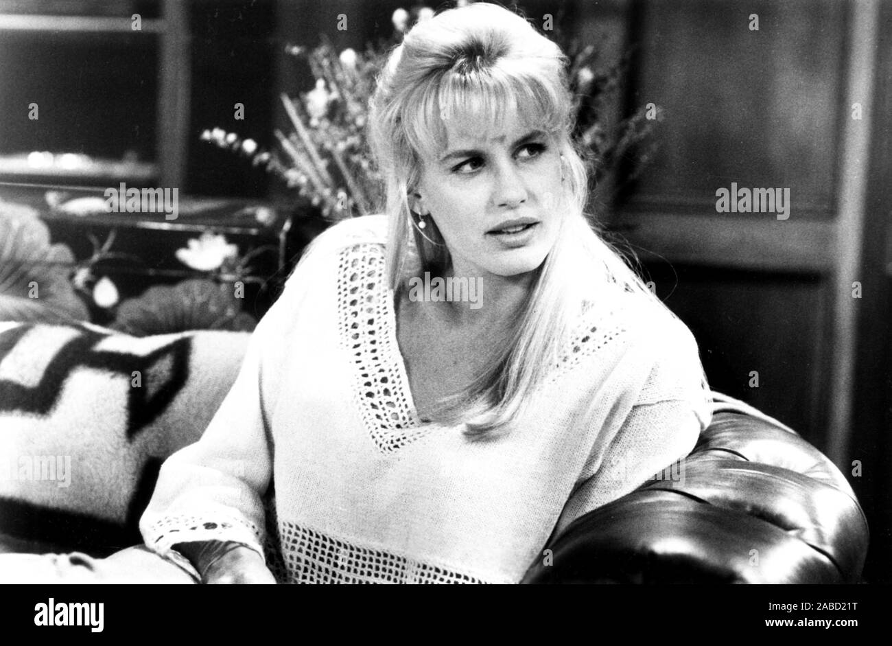 MEMOIRS OF AN INVISIBLE MAN, Daryl Hannah, 1992. ©Warner Bros./courtesy ...
