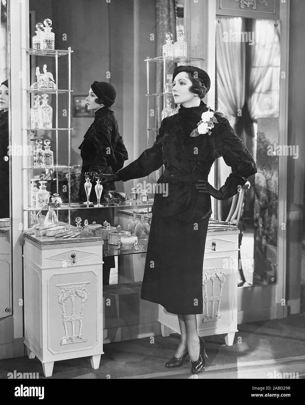 THE MISLEADING LADY, Claudette Colbert, 1932 Stock Photo - Alamy