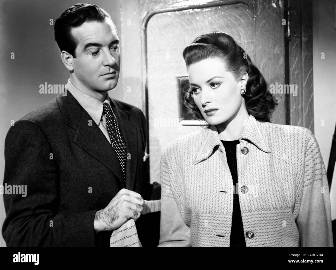 MIRACLE ON 34th STREET, from left, John Payne, Maureen O'Hara, 1947, TM ...