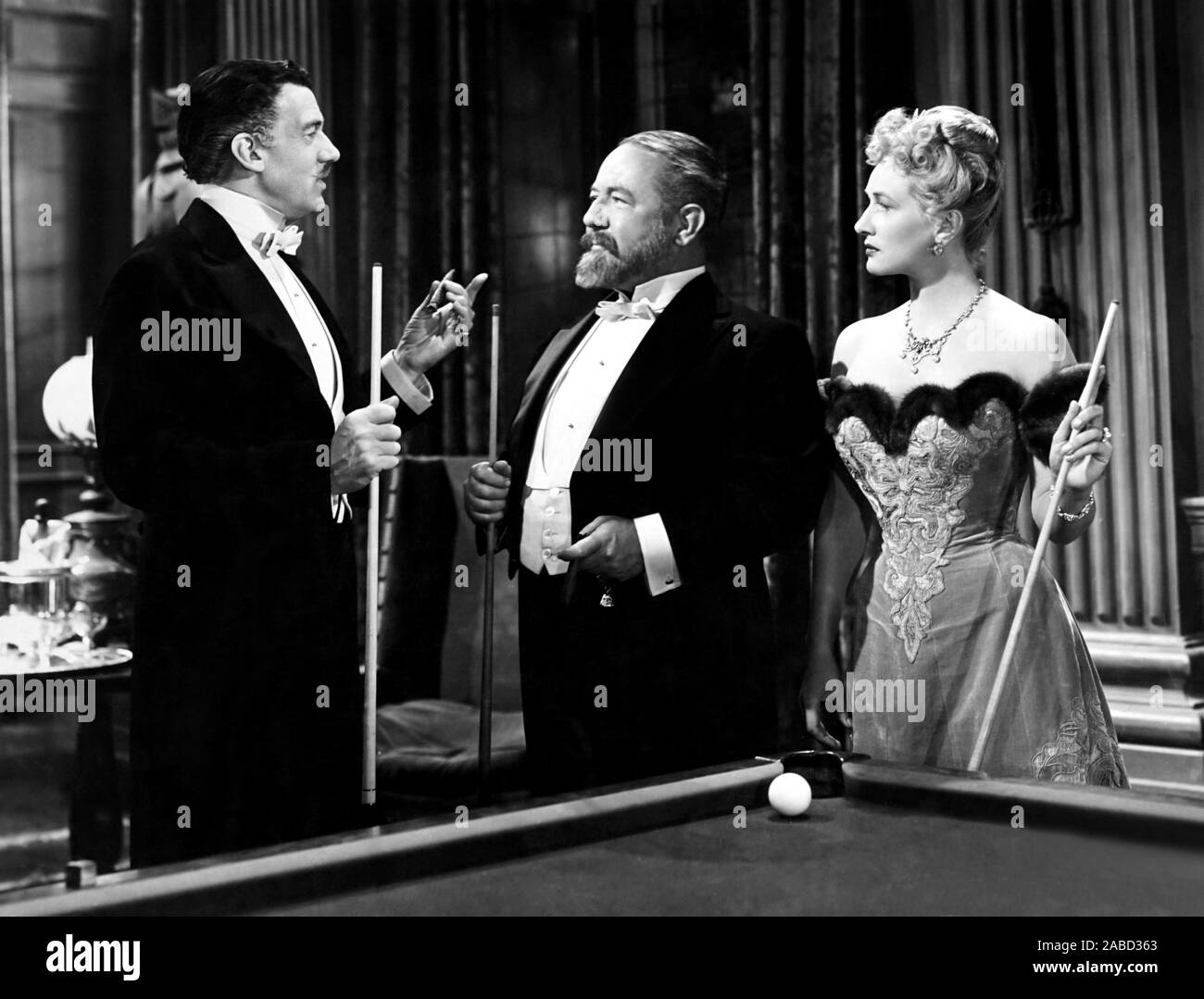 MRS. PARKINGTON, from left, Walter Pidgeon, Cecil Kellaway, Lee Patrick ...