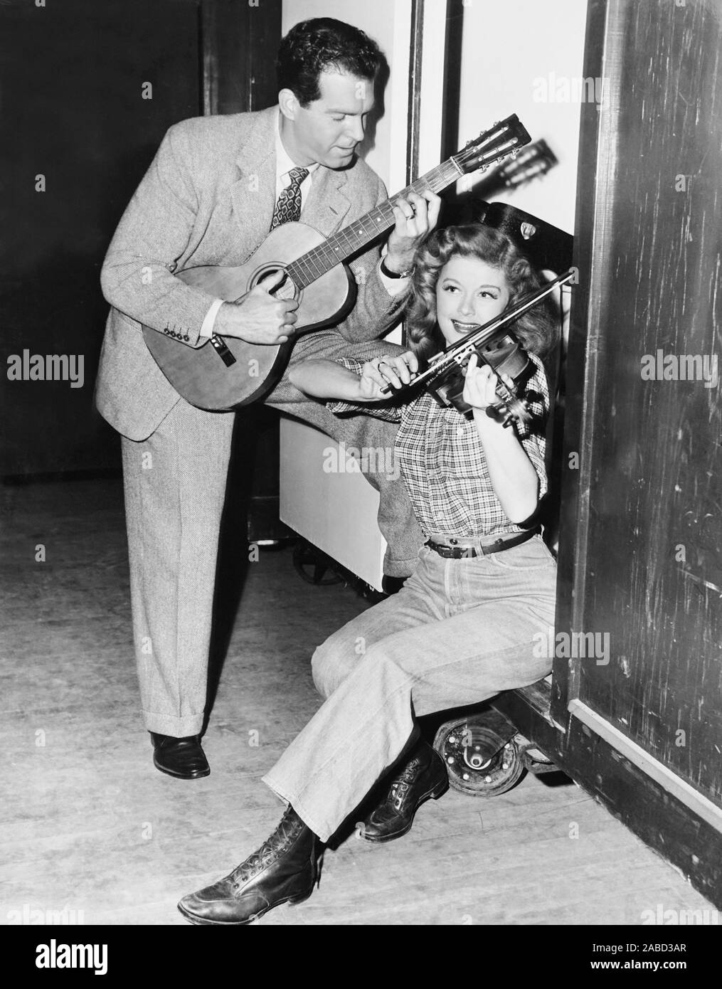 MURDER, HE SAYS, from left: Fred MacMurray, Helen Walker on set, 1945 ...