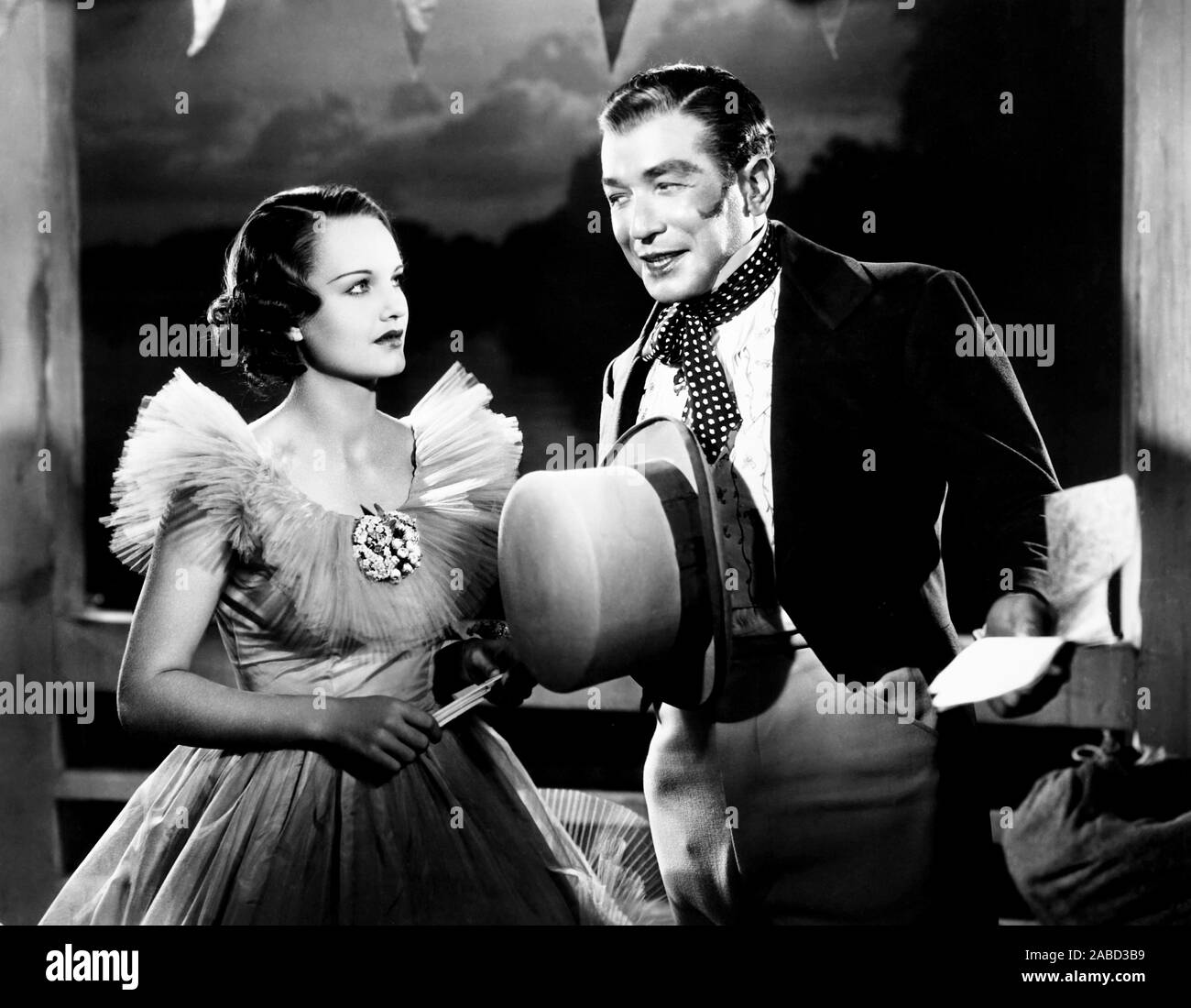 THE MUSIC GOES 'ROUND, from left: Rochelle Hudson, Harry Richman, 1936 ...