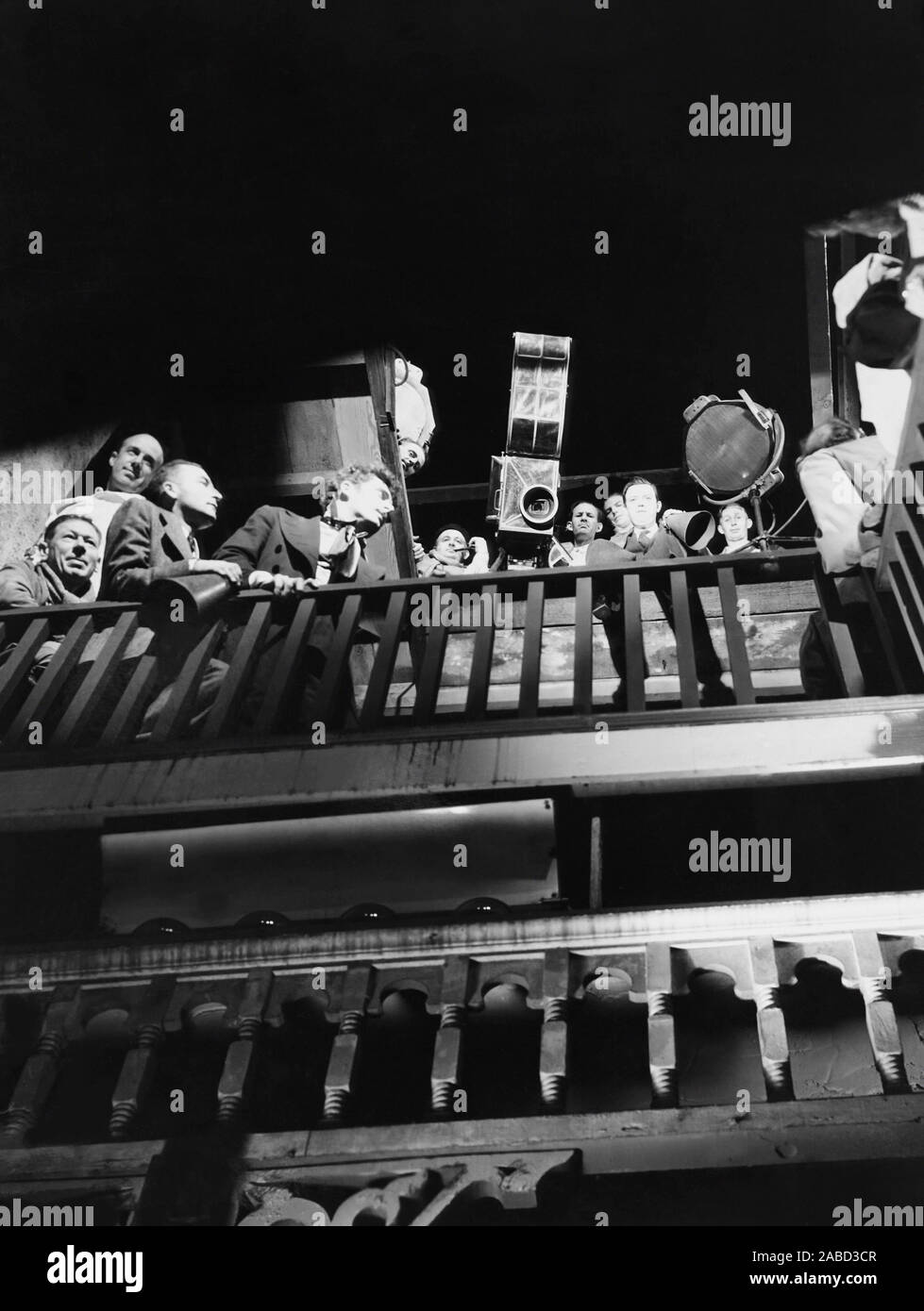 MURDERS IN THE RUE MORGUE, Leon Ames aka Leon Waycoff (hand on ...