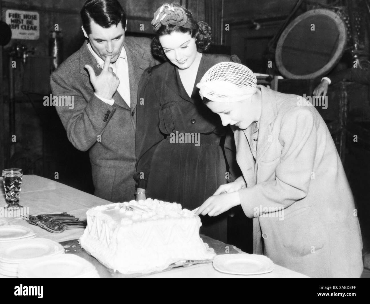 MY FAVORITE WIFE, from left: Cary Grant, Gail Patrick, Irene Dunne on ...