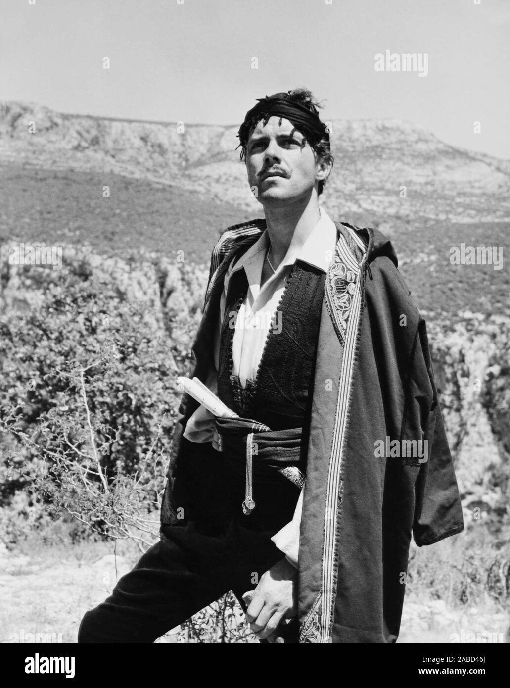 ILL MET BY MOONLIGHT, (aka NIGHT AMBUSH), Dirk Bogarde, 1957 Stock ...