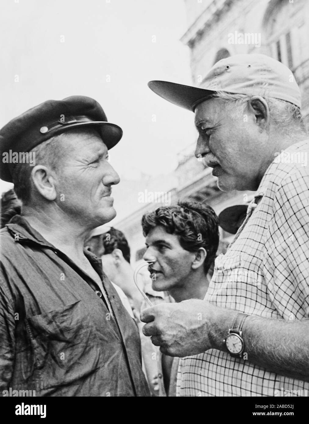 THE OLD MAN AND THE SEA, from left: Spencer Tracy, author Ernest ...