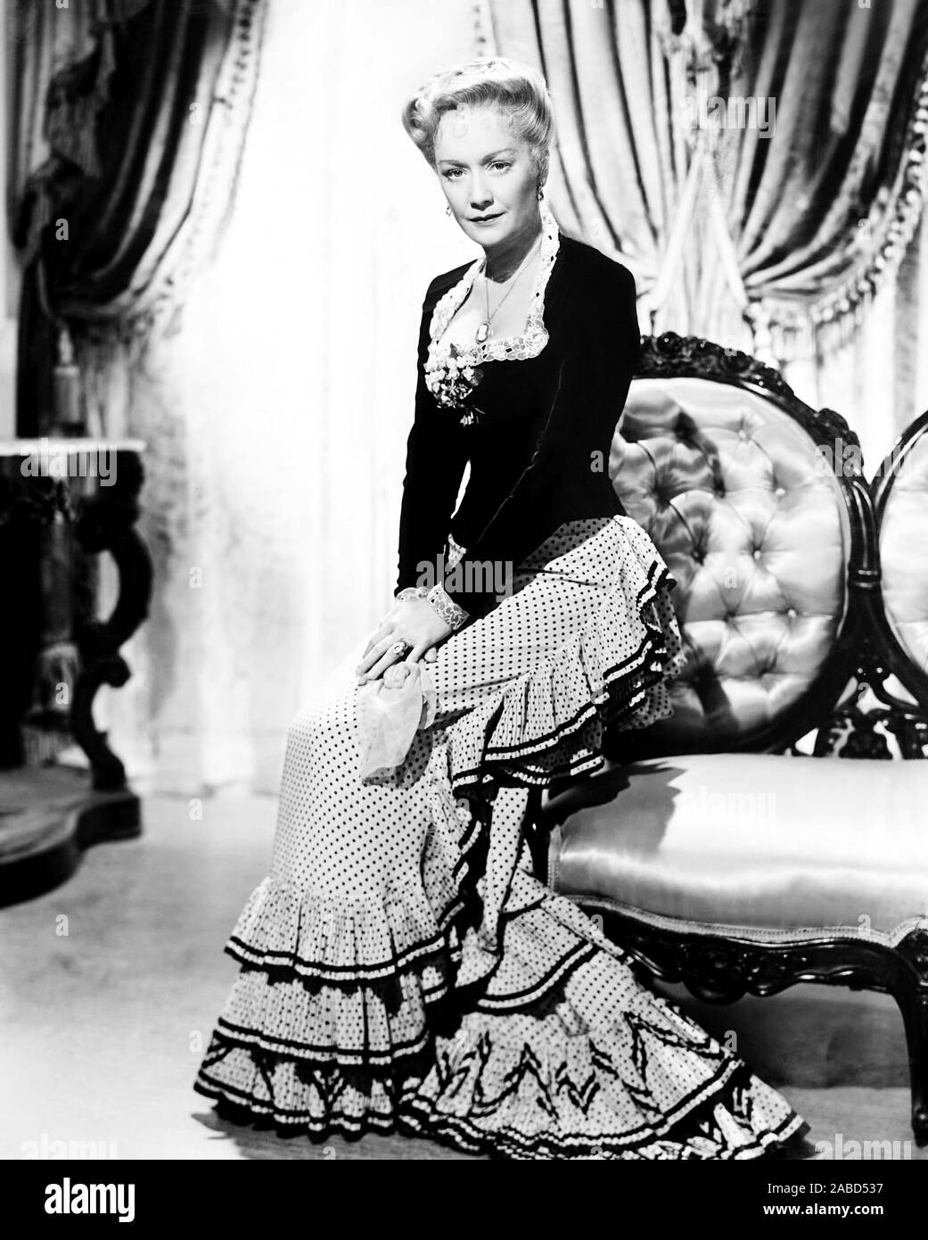 THE OLD MAID, Miriam Hopkins, 1939 Stock Photo - Alamy