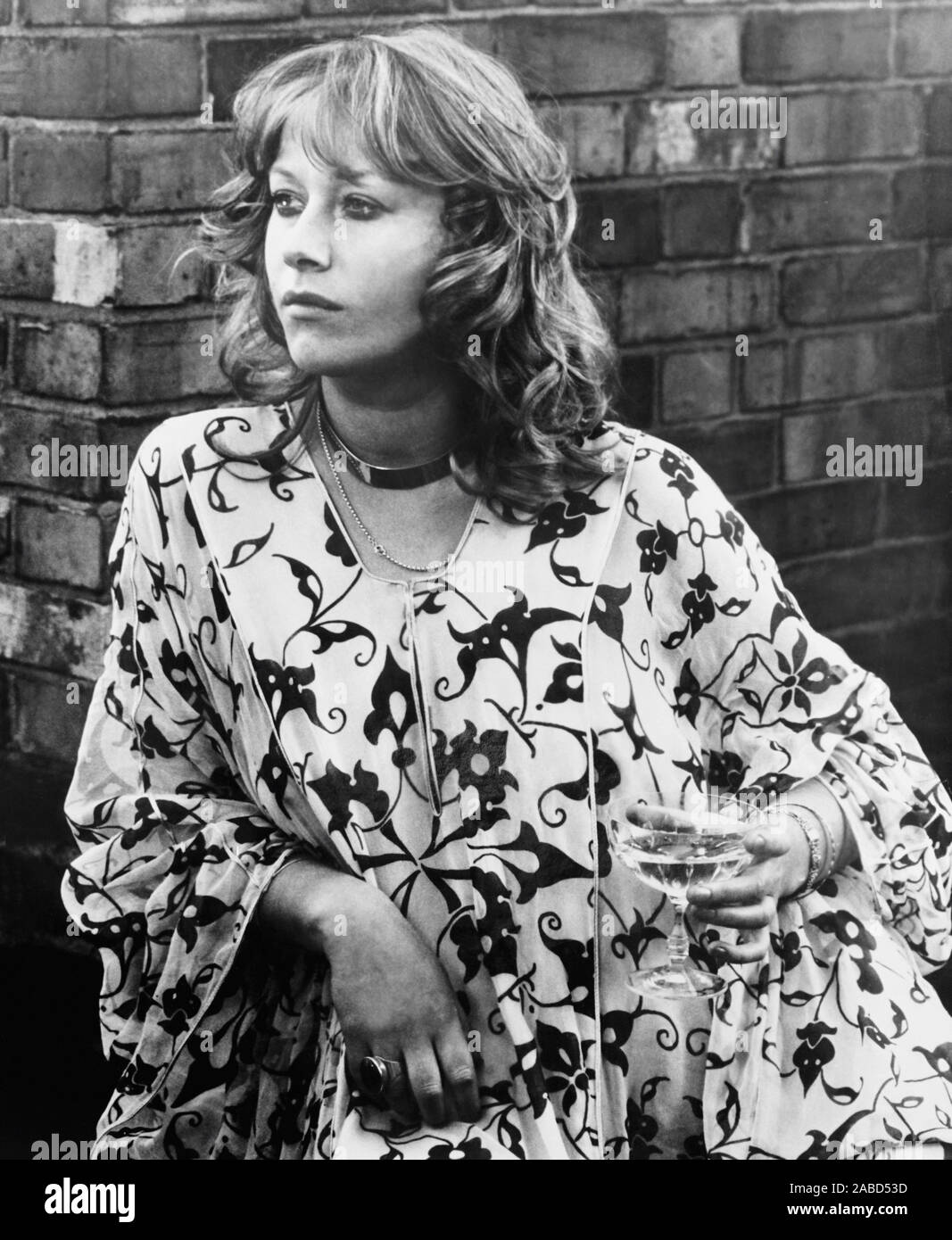 O LUCKY MAN!, Helen Mirren, 1973 Stock Photo - Alamy